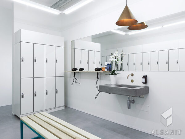 Producent systemowych kabin sanitarnych do WC oraz szafek i wyposażenia ...